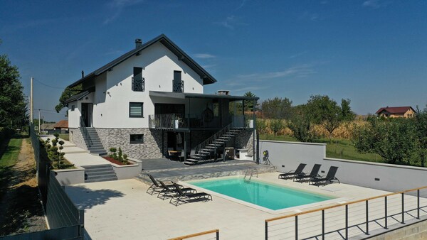 Villa Luana 4-bedroom House In Lovely Vinogradi Ludbreški With Pool - Ludbreg