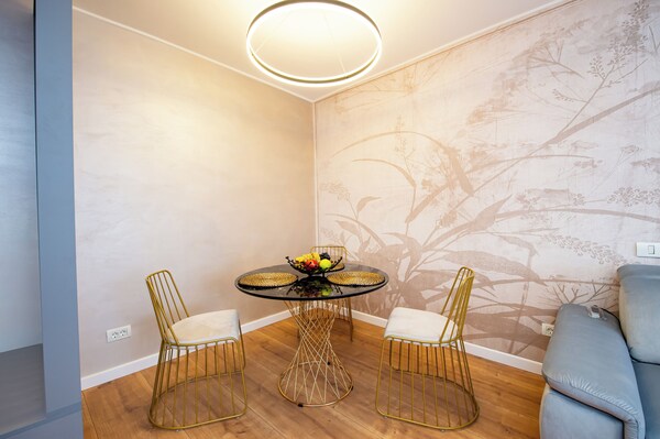 Sakura - One Bedroom Apartment - Next To Victoria Avenue And Cismigiu Park - Bucharest