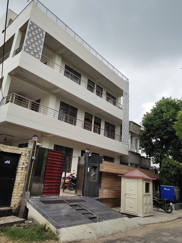 Best 2bhk Homestay In Gomti Nagar- Bayweaver Nests - Lucknow