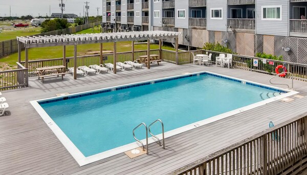 Summer Savings - Oceanfront Condo With Resort Swimming Pool And Beach Boardwalk - Outer Banks, NC