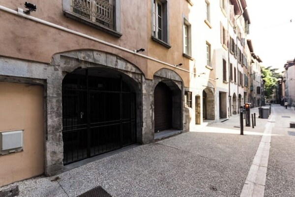 Small, Cozy Apartment - Grenoble