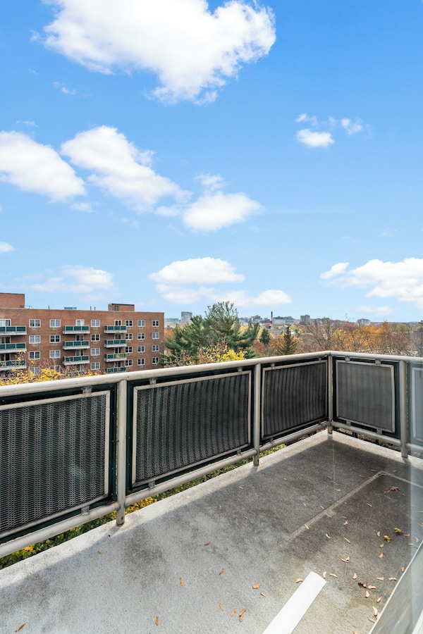 Beautiful 2br Next To Bu 8447 - Arlington