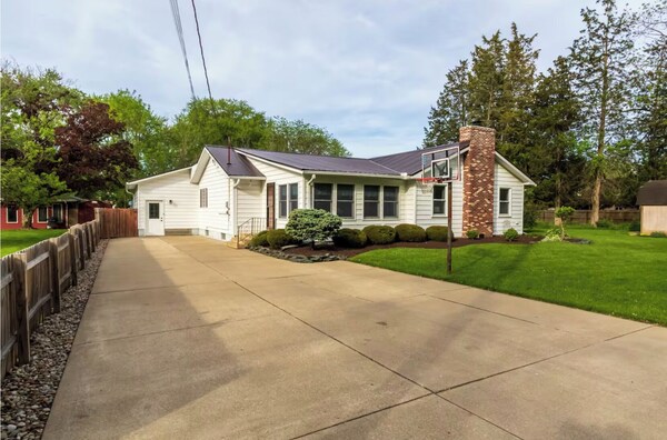 Newly Remodeled! Pool/game Room/wifi/trailer Parking, Close To Area Attractions! - Quarry Hill Winery, Berlin Heights