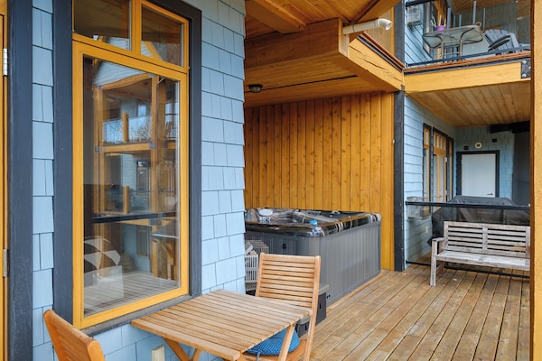 2 Bedroom, 2 Bath Ski In/out At The Base Of Red Mtn - Rossland
