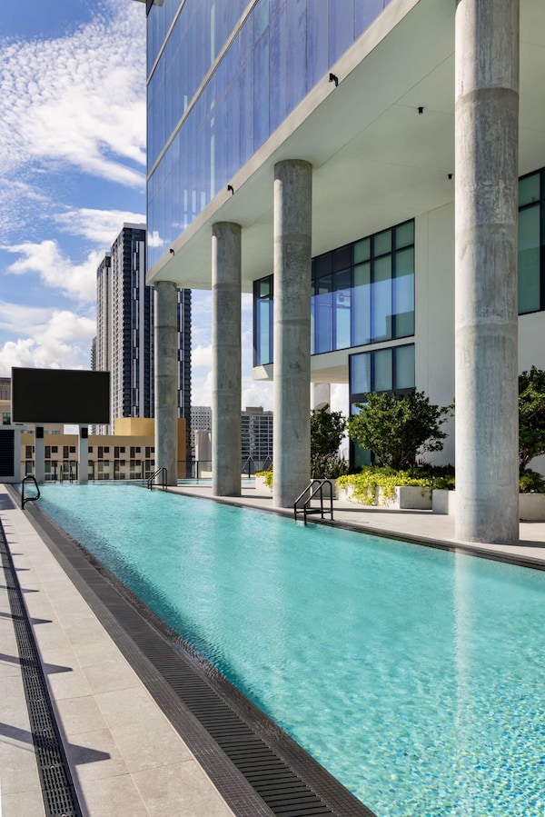 Luxury Living | Unmatched Bay Views & Vip Perks - Miami