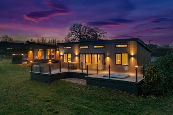Mallard's Rest - Countryside, Hot Tub - Pembrokeshire