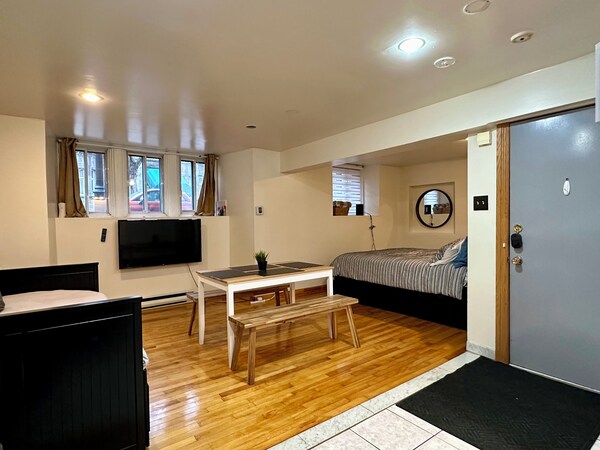 Cozy Modern Apartment Downtown Montreal! - Québec