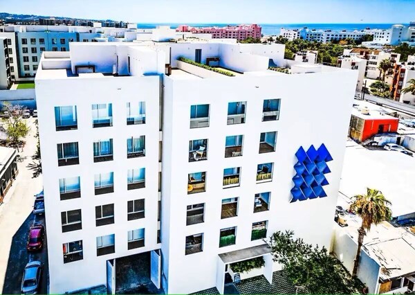 New 2-bedroom Condo In Beautiful Cabo San Lucas, Pools, Views, Gym + Amenities! - Cabo San Lucas