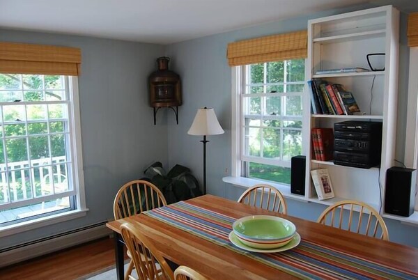 Captain's Quarters Cottage At Dockside Guest Quarters In York Harbor,  Maine. - 約克