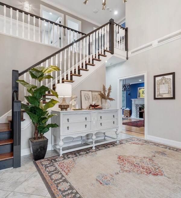 Spacious 5-bed House Centralized Within Hour Of Skiing, Race Track & Lake George - Albany, NY