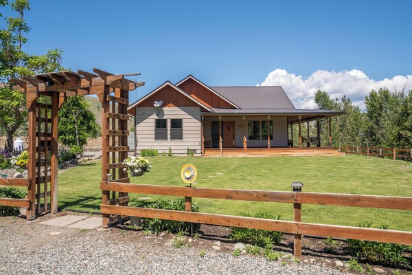 Charming 2-bedroom House With Wifi, Ac In Wonderful Pateros - Lake Chelan, WA