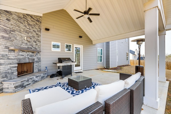 Patio W/ Fireplace: Spacious Sharpsburg Home! - Newnan, GA