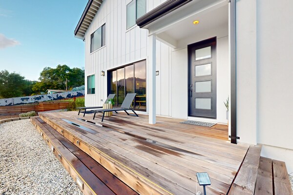 Modern Wine Country Home W/private Hot Tub & Mountain Views, Close To Wineries - Landmark Vineyards, Kenwood