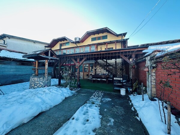 Nice 4-bedroom House With Wifi In Charming Bansko - Bansko