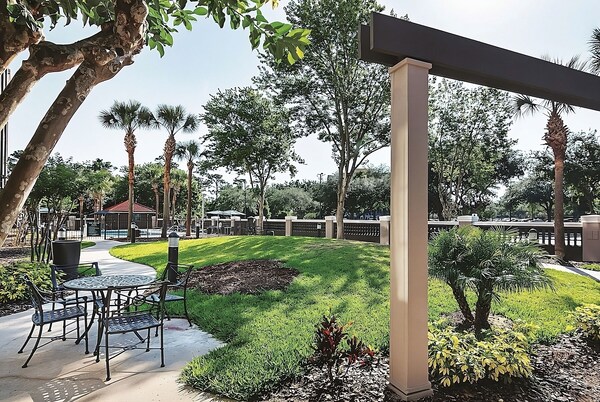 Inviting King Room W/ Pool & Free Breakfast  Cozy Stay Near Orlando Attractions - Little Big Econ State Forest, Geneva