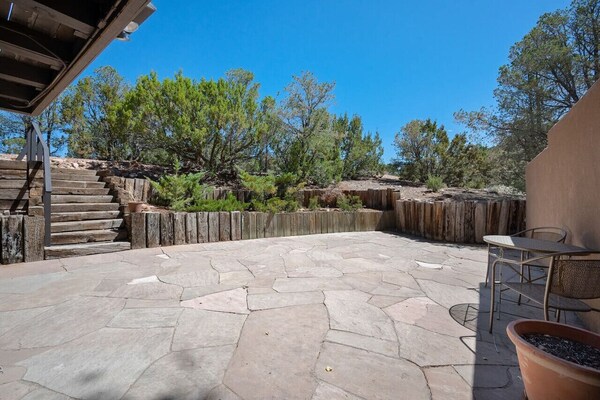 Casita Por Que? - Southwestern Studio Downtown - Lake Katherine, NM