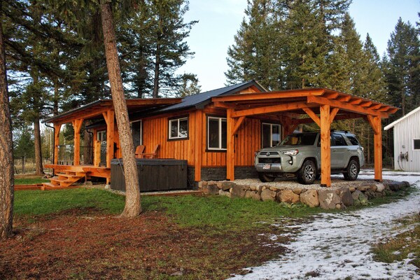 Ultimate Private Lake Hideaway With Hot Tub - Lac la Hache, BC