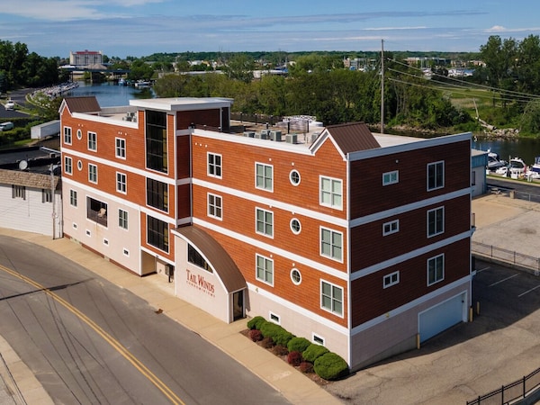 Luxury Waterfront Condo - Stevensville, MI