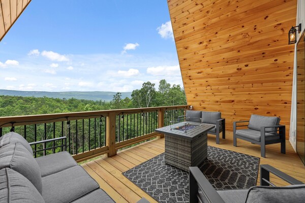 Nordic Nest | Gorgeous A-frame Cabin | Bluff Views! - Lookout Mountain, TN