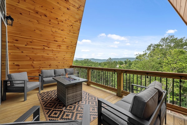 Hunters Ridge | A-frame Cabin On The Bluff | Hot Tub - Lookout Mountain, TN