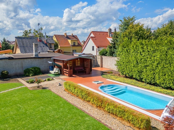 Splendida Villa Indipendente Per 8 Ospiti Con Piscina Privata, Wifi, Tv, Terrazza E Parcheggio - Praga
