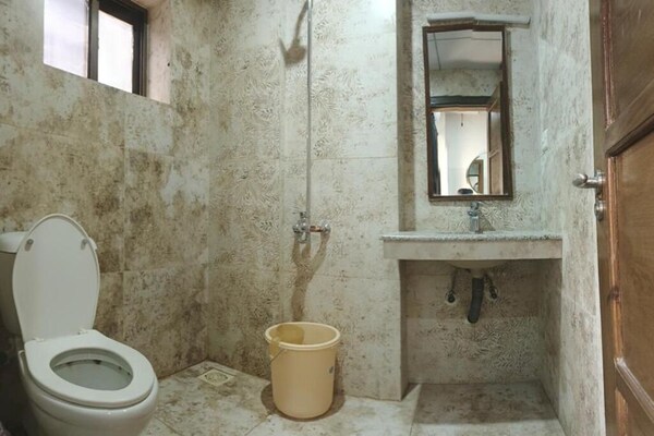 East Hotel Apartments Suites In Civic Center Bahria Town Rawalpindi - 이슬라마바드