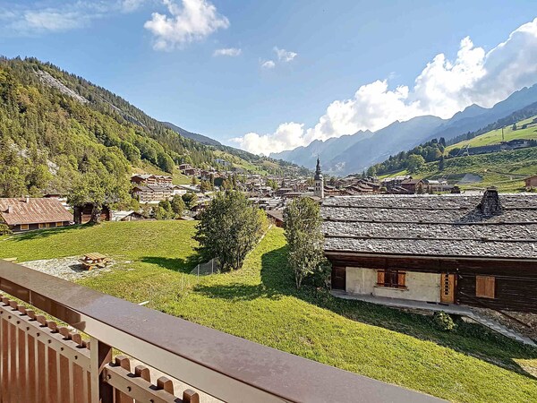 La Clusaz: Apartment For 6, Pets, Parking - La Clusaz