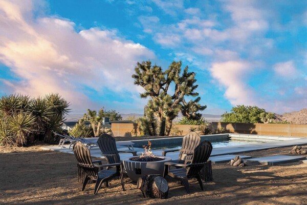 Cielo Alto | Pool, Hot Tub And Views - Joshua Tree, CA