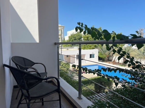 5-bedroom B&b, Azaiba Beach Muscat With Ac/wifi/22 M Lap Pool, Near Restaurants - Muscat