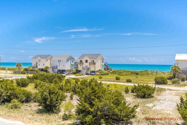 Mermaid's Hive - 3 Br Townhouse With Ocean Views; Dog Friendly! - Topsail Island, NC