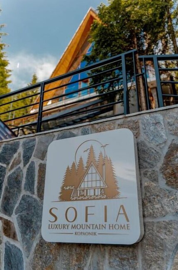 Modern 5-bedroom Villa In Kopaonik With Stunning Mountain Views - Kopaonik