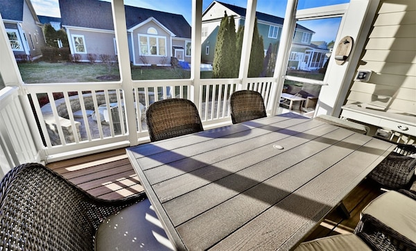 Bayside Resort: New Listing: Beautiful 4 Bedroom 3.5 Baths, 2 Suite Twin-house - - Delaware