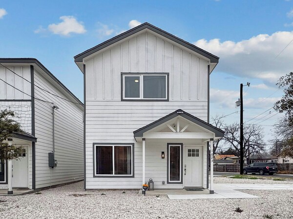2.5mi To Downtown-riverwalk-1 Mi To Alamodome- Near Frost Bank Center-bmt Grad - San Antonio