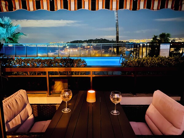 Superbe 2 Pièces Terrasse / Piscine / Parking - Nice