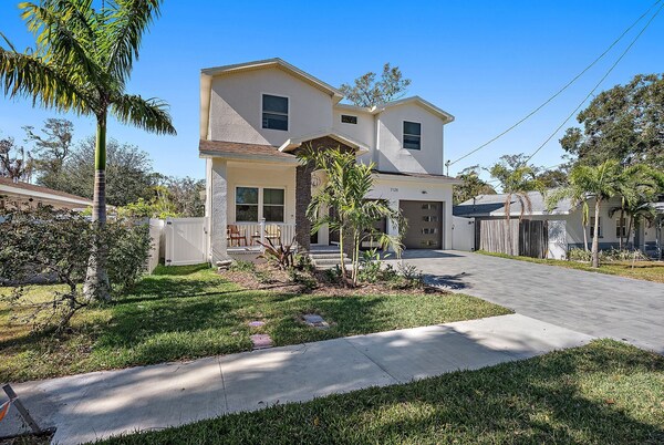 Stunning House In Pinellas Park - Pool Heat Avail - St. Petersburg, FL