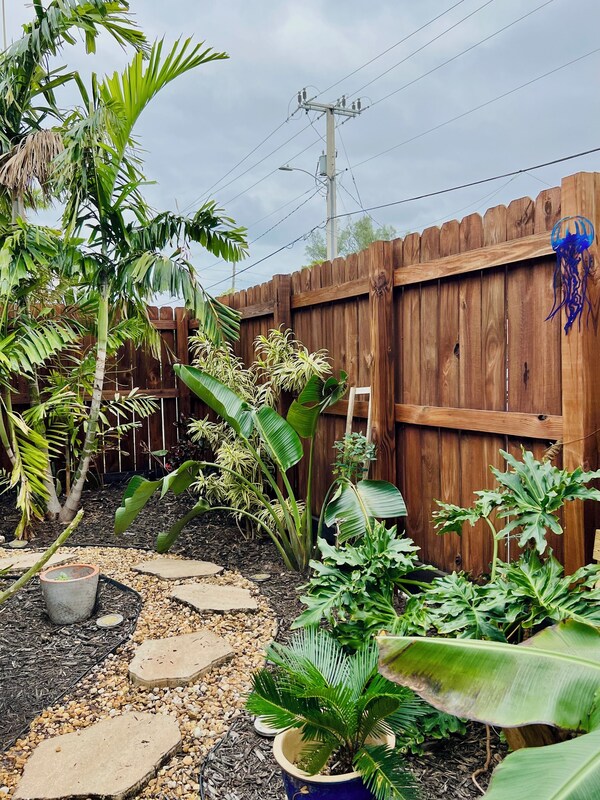 Zen Garden Bungalow In Dania Beach - Sunrise, FL