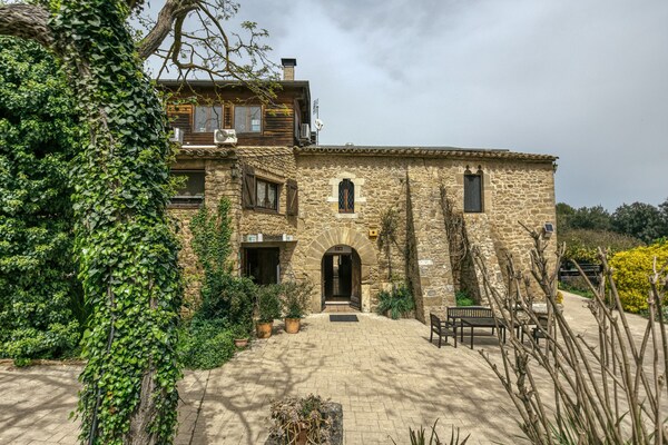 Rural House 'Fuselles' With Mountain View, Wi-fi And Air Conditioning - Banyoles