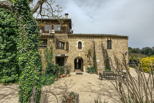 Rural House 'Fuselles' With Mountain View, Wi-fi And Air Conditioning - Banyoles