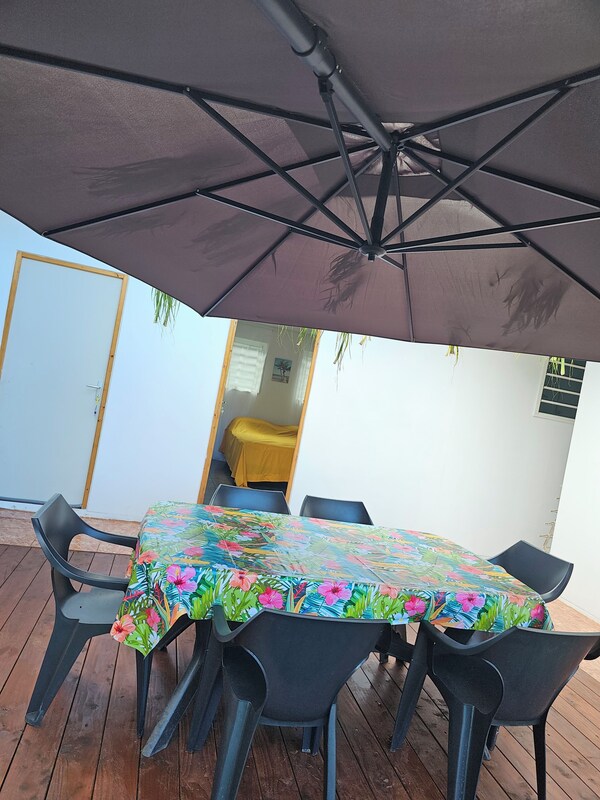 Large House 5 Minutes From The Mythical Teahupoo Wave. Ideal For Families - タヒチ島