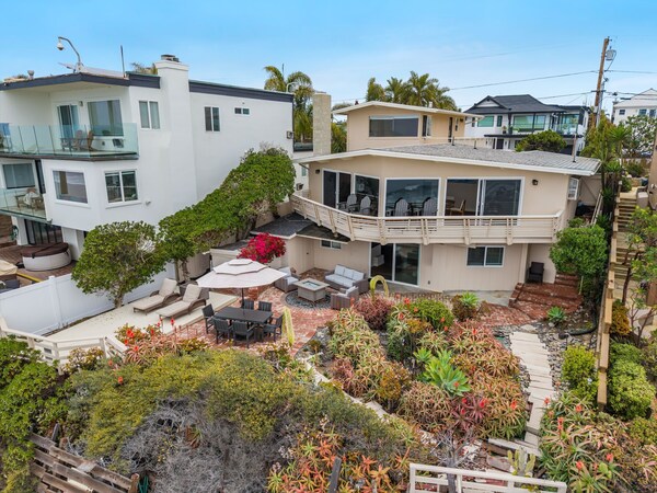 Cliffside Oceanfront Gem - Stunning Views & Yard - Del Mar, CA