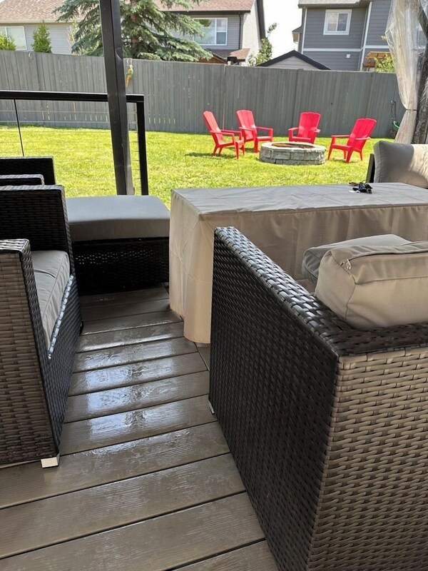 5k Sq. Ft Upscale/jacuzzi/sleeps 20/gazebo/chef And Maid Service Available - Edmonton