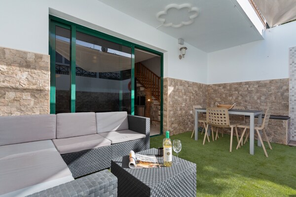Vakantiehuis 'Sweet Home Playa Blanca' Met Uitzicht Op De Bergen, Privézwembad En Wi-fi - Playa Blanca
