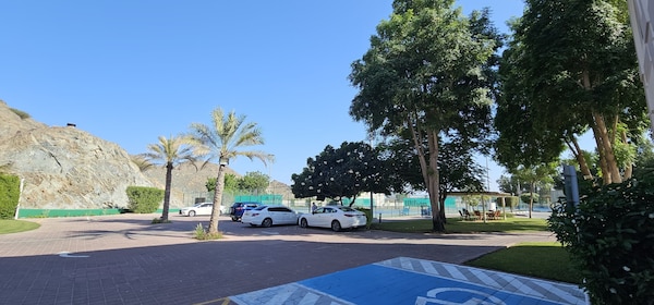 Luxurious Boutique Hotel With Tennis Courts In Brilliant Fujairah - Fujairah