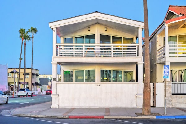 Beach Home, Great Location, Views, Walk To All - Newport Beach, CA
