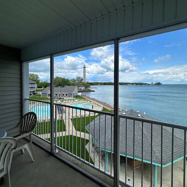 Lakefront Hotel Guest Room - Sleeps 4 - Ohio