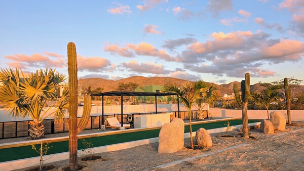New 5bdr-6bth, Pickleball, Pool, Jacuzzi, Sauna, Cold Plunge, 1/2 Mile To Beach - Baja California Sur
