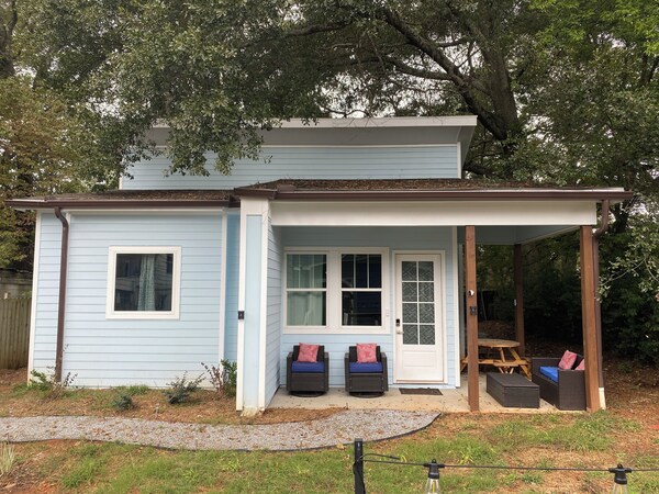 Charming 2-bedroom 2-bathroom Guesthouse With All The Amenities In East Atlanta! - Atlanta, GA