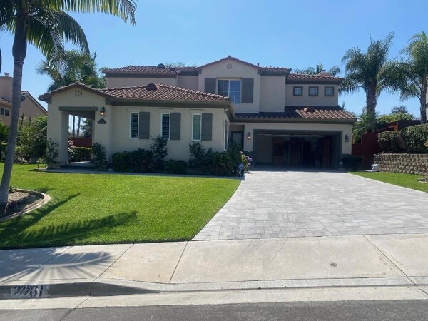 Carlsbad Unfurnished 5 Bedroom 3 Bath  We Can Furnish Staging Fee , Pool Jacuzzi - Oceanside, CA