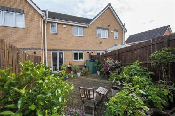 Stuarts Cozy 2-bedroom - Sunderland