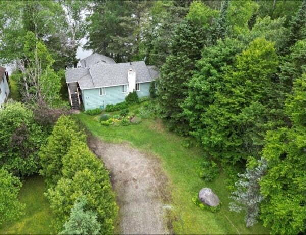 Lakefront Chalet In The Heart Of The Laurentides.  Within 1 Hour Of Montreal! - Laurentides